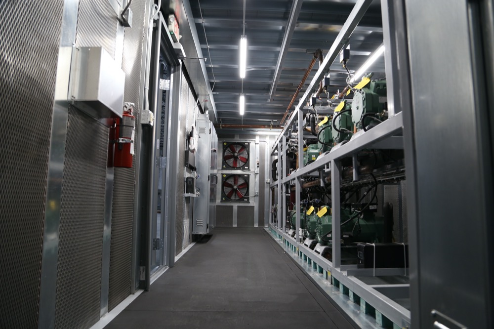 Industrial Parallel Rack Refrigeration Systems – Hillphoenix